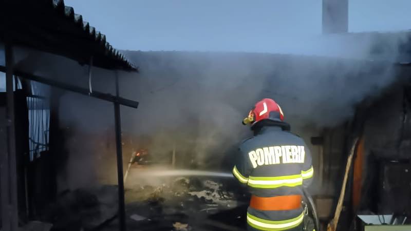 Atenție la instalațiile electrice! Incendiu la o gospodărie din Holod ...
